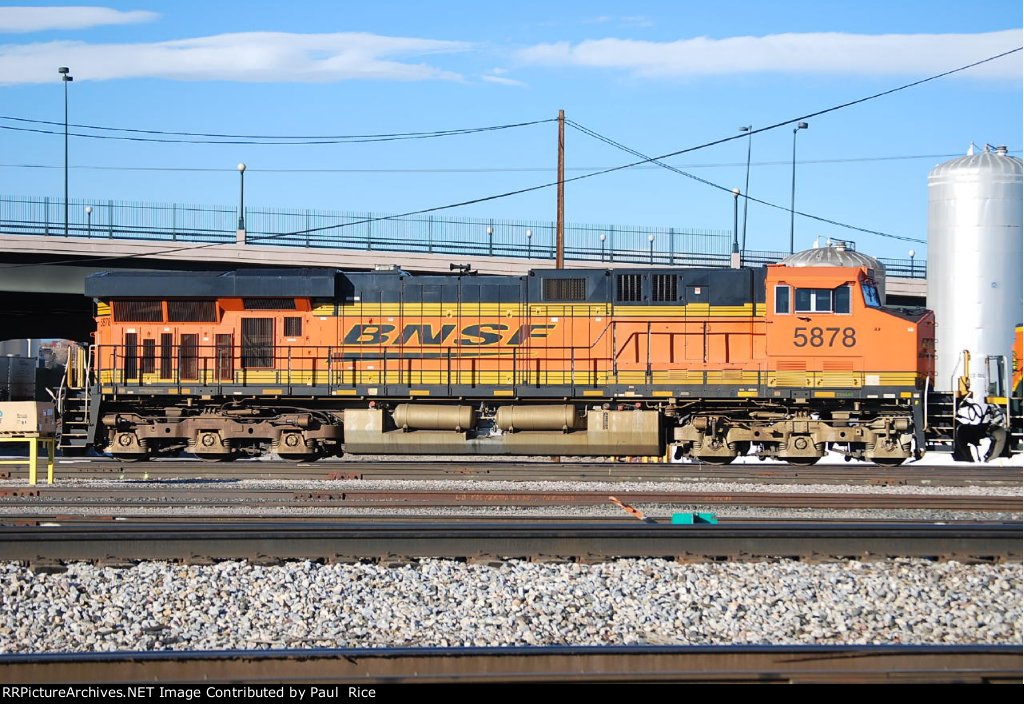 BNSF 5878